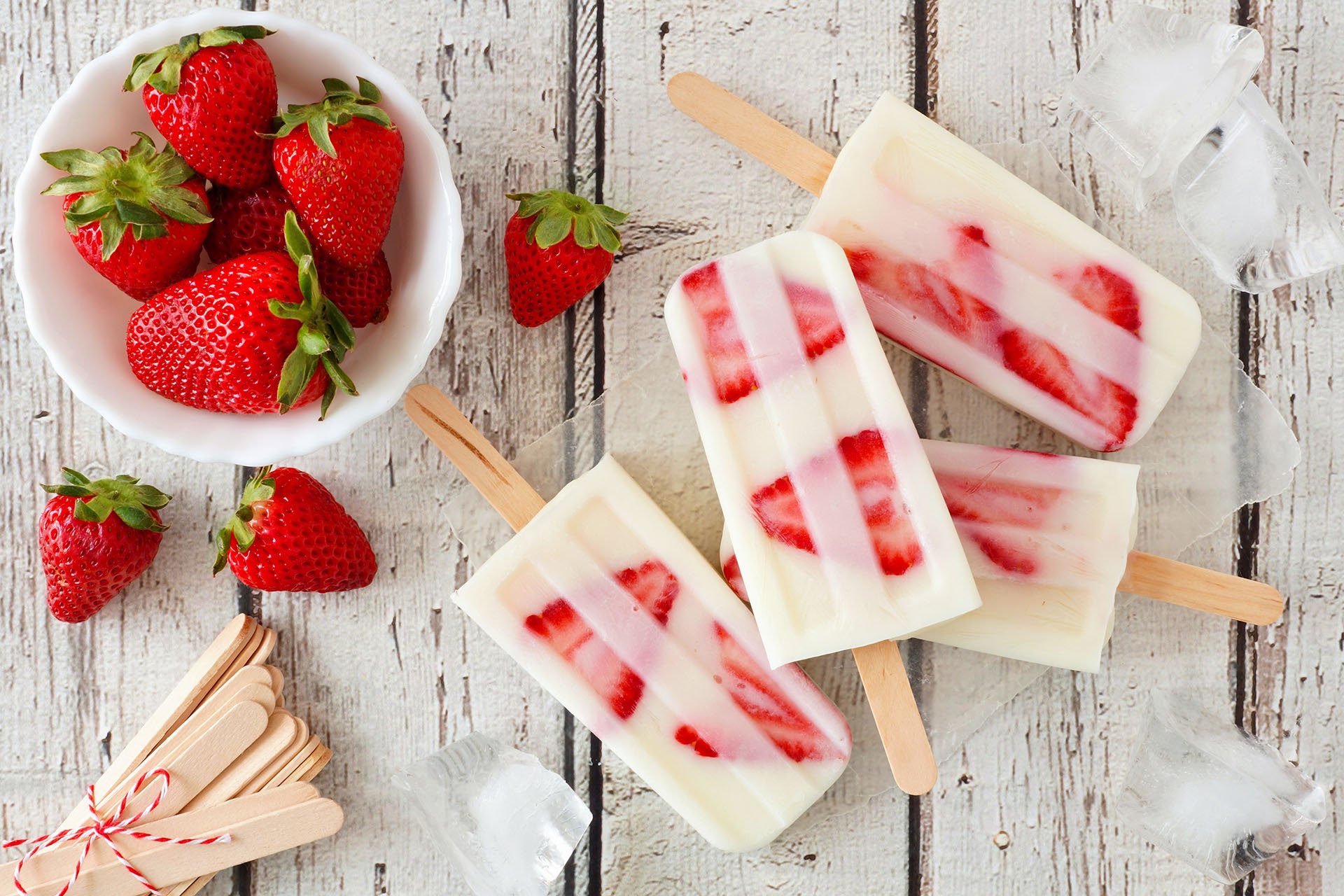 Creamy strawberry ice pops recipe | PediaSure South Africa